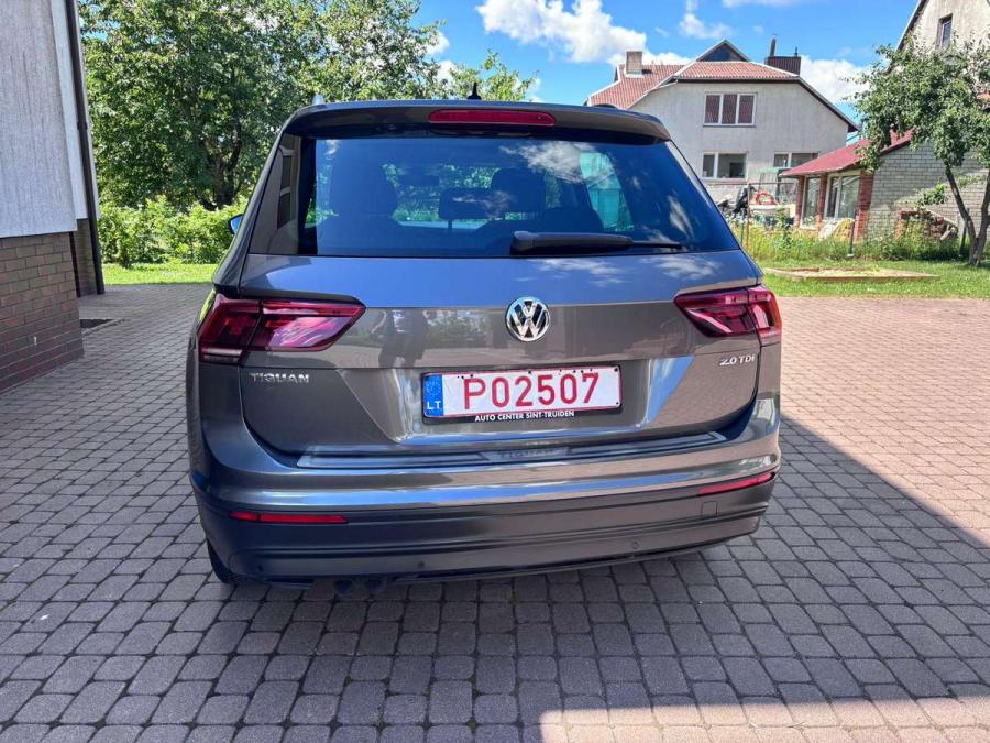 Grey Volkswagen Tiguan 2017 in Klaipeda, with an engine capacity of 1.97 L and mileage of 181 thousand km for 14500 €, photo 6 on AUTOMOTO.COM.LV