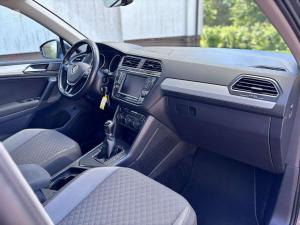 Grey Volkswagen Tiguan 2017 in Klaipeda, with an engine capacity of 1.97 L and mileage of 181 thousand km for 14500 €, photo 8 on AUTOMOTO.COM.LV