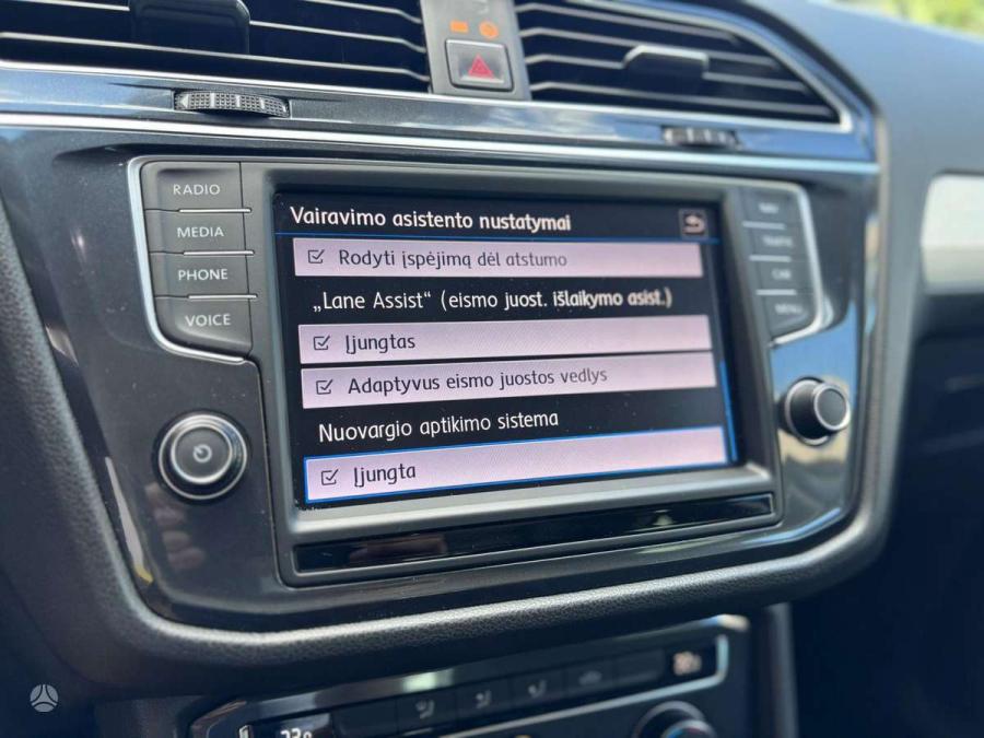 Grey Volkswagen Tiguan 2017 in Klaipeda, with an engine capacity of 1.97 L and mileage of 181 thousand km for 14500 €, photo 18 on AUTOMOTO.COM.LV