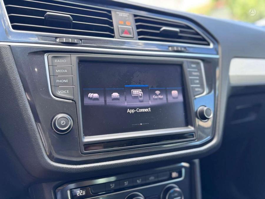 Grey Volkswagen Tiguan 2017 in Klaipeda, with an engine capacity of 1.97 L and mileage of 181 thousand km for 14500 €, photo 20 on AUTOMOTO.COM.LV