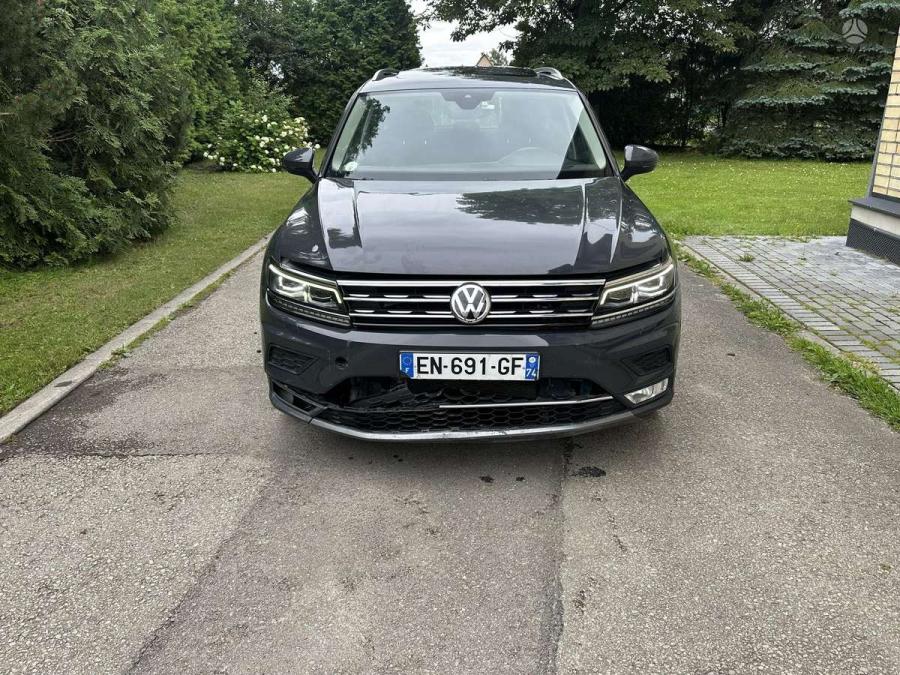 Pelēks Volkswagen Tiguan 2017 Kauņa, ar dzinēja tilpumu 1.97 L un nobraukumu 241 tūkst. km par 12600 €, foto 4 vietnē AUTOMOTO.COM.LV
