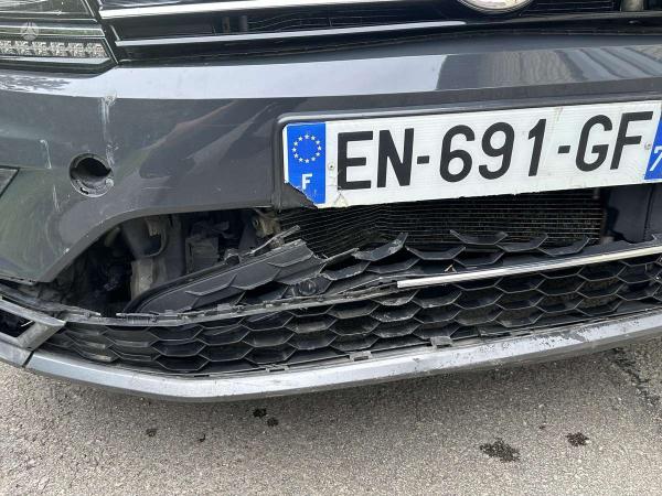 Pelēks Volkswagen Tiguan 2017 Kauņa, ar dzinēja tilpumu 1.97 L un nobraukumu 241 tūkst. km par 12600 €, foto 4 vietnē AUTOMOTO.COM.LV