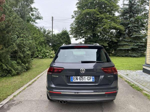 Pelēks Volkswagen Tiguan 2017 Kauņa, ar dzinēja tilpumu 1.97 L un nobraukumu 241 tūkst. km par 12600 €, foto 9 vietnē AUTOMOTO.COM.LV