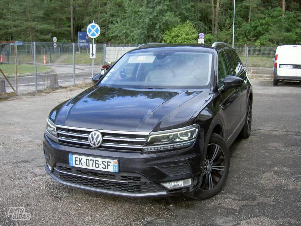 Grey Volkswagen Tiguan 2017 in Vilnius, with an engine capacity of 2.00 L and mileage of 250 thousand km for 10699 €, photo 1 on AUTOMOTO.COM.LV