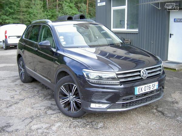 Grey Volkswagen Tiguan 2017 in Vilnius, with an engine capacity of 2.00 L and mileage of 250 thousand km for 10699 €, photo 5 on AUTOMOTO.COM.LV