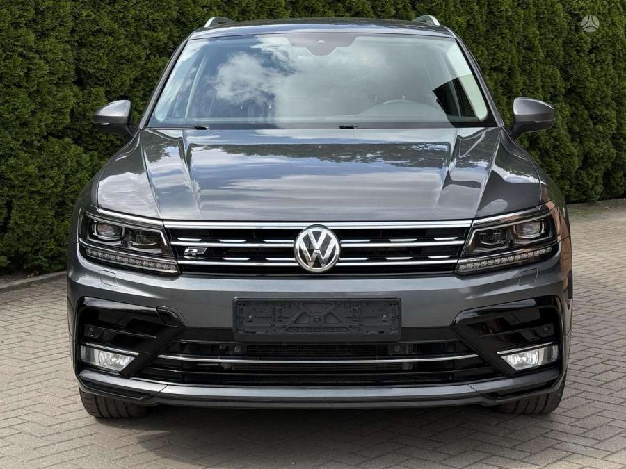 Grey Volkswagen Tiguan 2017 in Jonava, with an engine capacity of 1.97 L and mileage of 235 thousand km for 16450 €, photo 4 on AUTOMOTO.COM.LV