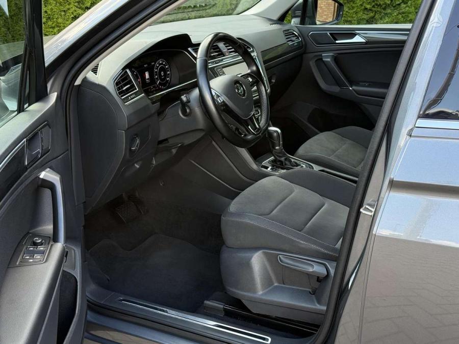 Grey Volkswagen Tiguan 2017 in Jonava, with an engine capacity of 1.97 L and mileage of 235 thousand km for 16450 €, photo 16 on AUTOMOTO.COM.LV