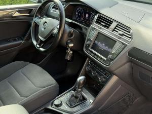 Grey Volkswagen Tiguan 2017 in Jonava, with an engine capacity of 1.97 L and mileage of 235 thousand km for 16450 €, photo 23 on AUTOMOTO.COM.LV