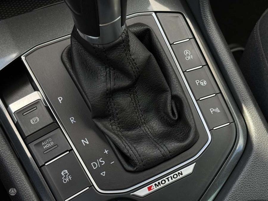Grey Volkswagen Tiguan 2017 in Jonava, with an engine capacity of 1.97 L and mileage of 235 thousand km for 16450 €, photo 34 on AUTOMOTO.COM.LV