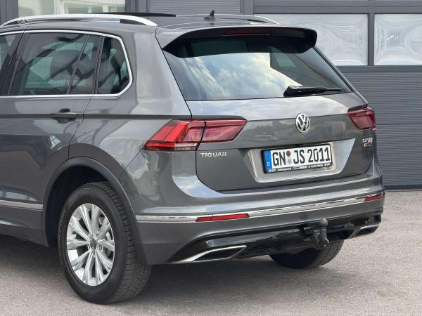 Grey Volkswagen Tiguan 2017 in Jonava, with an engine capacity of 1.97 L and mileage of 290 thousand km for 15990 €, photo 7 on AUTOMOTO.COM.LV