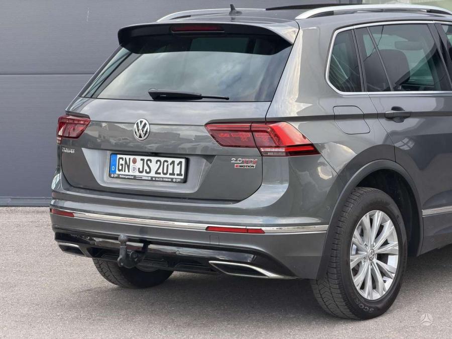 Grey Volkswagen Tiguan 2017 in Jonava, with an engine capacity of 1.97 L and mileage of 290 thousand km for 15990 €, photo 9 on AUTOMOTO.COM.LV