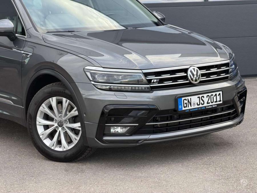 Grey Volkswagen Tiguan 2017 in Jonava, with an engine capacity of 1.97 L and mileage of 290 thousand km for 15990 €, photo 15 on AUTOMOTO.COM.LV