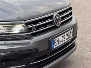 Grey Volkswagen Tiguan 2017 in Jonava, with an engine capacity of 1.97 L and mileage of 290 thousand km for 15990 €, photo 17 on AUTOMOTO.COM.LV