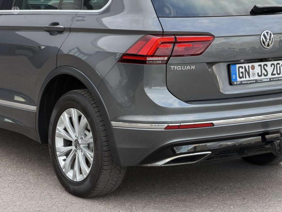 Grey Volkswagen Tiguan 2017 in Jonava, with an engine capacity of 1.97 L and mileage of 290 thousand km for 15990 €, photo 18 on AUTOMOTO.COM.LV