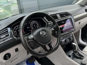 Grey Volkswagen Tiguan 2017 in Jonava, with an engine capacity of 1.97 L and mileage of 290 thousand km for 15990 €, photo 23 on AUTOMOTO.COM.LV