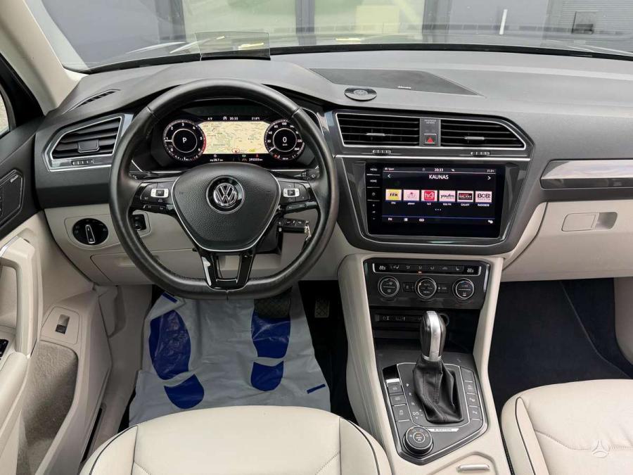 Grey Volkswagen Tiguan 2017 in Jonava, with an engine capacity of 1.97 L and mileage of 290 thousand km for 15990 €, photo 24 on AUTOMOTO.COM.LV