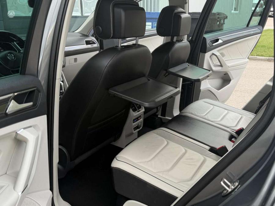 Grey Volkswagen Tiguan 2017 in Jonava, with an engine capacity of 1.97 L and mileage of 290 thousand km for 15990 €, photo 35 on AUTOMOTO.COM.LV