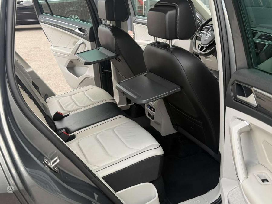 Grey Volkswagen Tiguan 2017 in Jonava, with an engine capacity of 1.97 L and mileage of 290 thousand km for 15990 €, photo 36 on AUTOMOTO.COM.LV