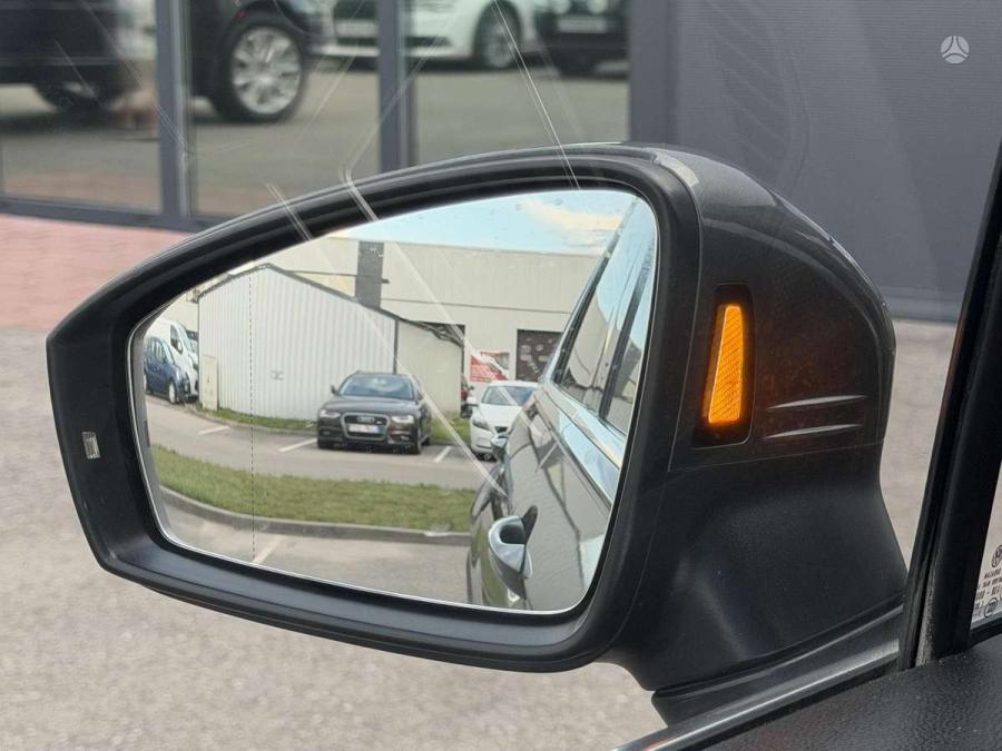 Grey Volkswagen Tiguan 2017 in Jonava, with an engine capacity of 1.97 L and mileage of 290 thousand km for 15990 €, photo 39 on AUTOMOTO.COM.LV