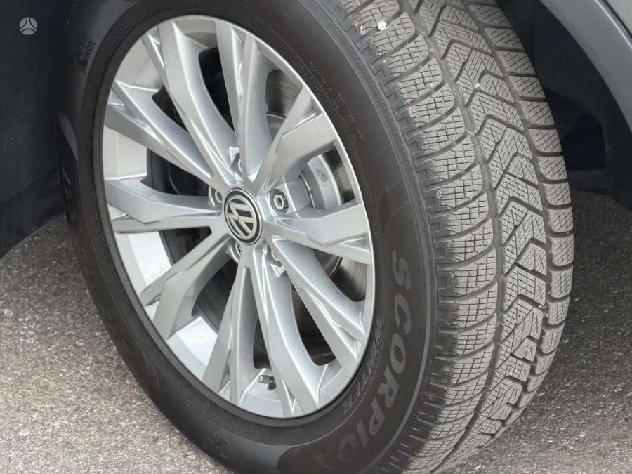 Grey Volkswagen Tiguan 2017 in Jonava, with an engine capacity of 1.97 L and mileage of 290 thousand km for 15990 €, photo 44 on AUTOMOTO.COM.LV
