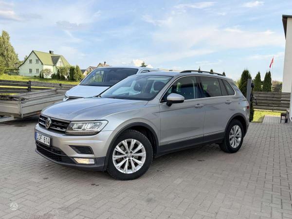 Grey Volkswagen Tiguan 2017 in Vilnius, with an engine capacity of 1.97 L and mileage of 253 thousand km for 13500 €, photo 3 on AUTOMOTO.COM.LV