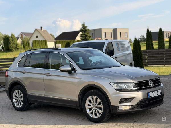 Grey Volkswagen Tiguan 2017 in Vilnius, with an engine capacity of 1.97 L and mileage of 253 thousand km for 13500 €, photo 4 on AUTOMOTO.COM.LV
