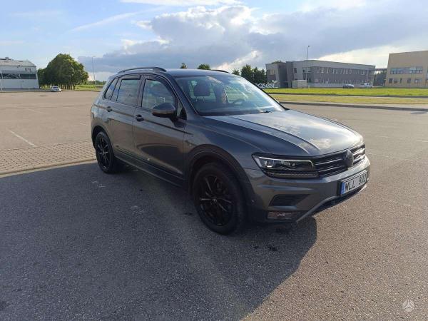 Grey Volkswagen Tiguan 2017 in Kaunas, with an engine capacity of 1.98 L and mileage of 111 thousand km for 18200 €, photo 7 on AUTOMOTO.COM.LV
