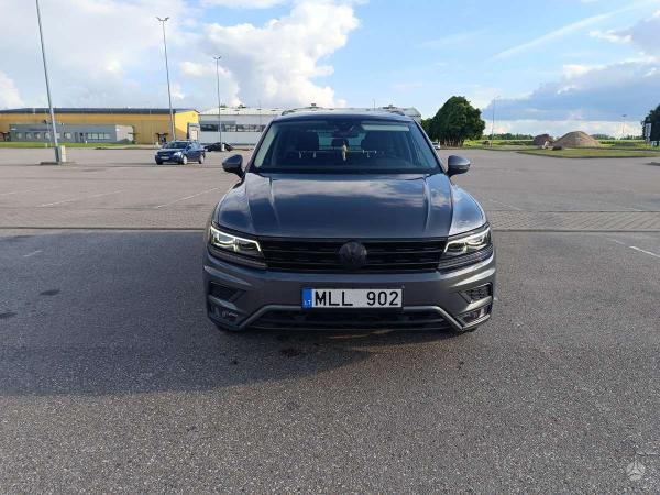 Grey Volkswagen Tiguan 2017 in Kaunas, with an engine capacity of 1.98 L and mileage of 111 thousand km for 18200 €, photo 8 on AUTOMOTO.COM.LV