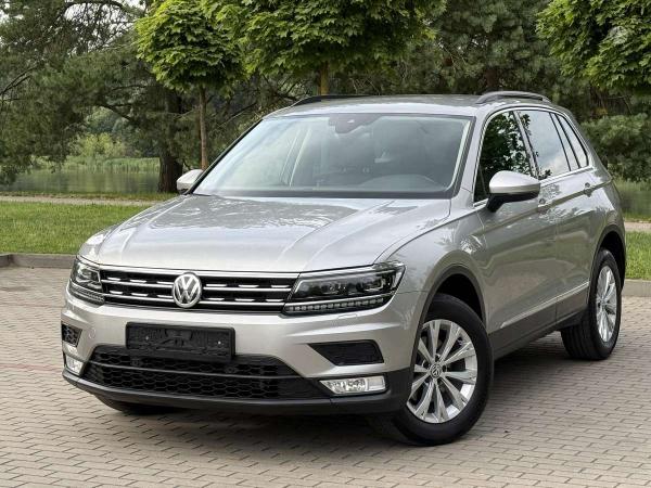 Grey Volkswagen Tiguan 2017 in Prienai, with an engine capacity of 1.97 L and mileage of 197 thousand km for 13950 €, photo 5 on AUTOMOTO.COM.LV