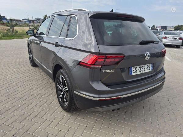Grey Volkswagen Tiguan 2017 in Taurage, with an engine capacity of 1.97 L and mileage of 242 thousand km for 13200 €, photo 6 on AUTOMOTO.COM.LV