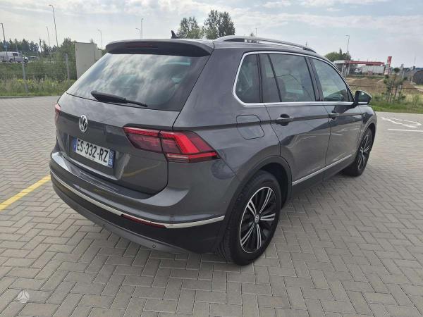 Grey Volkswagen Tiguan 2017 in Taurage, with an engine capacity of 1.97 L and mileage of 242 thousand km for 13200 €, photo 7 on AUTOMOTO.COM.LV
