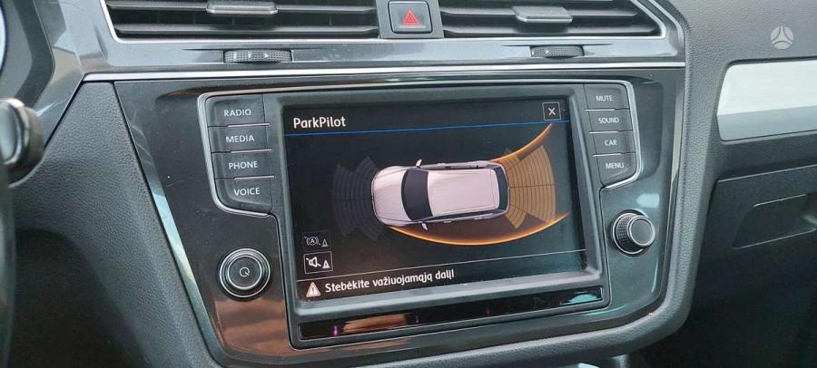 Pelēks Volkswagen Tiguan 2017 Trakai, ar dzinēja tilpumu 1.97 L un nobraukumu 218 tūkst. km par 14000 €, foto 4 vietnē AUTOMOTO.COM.LV