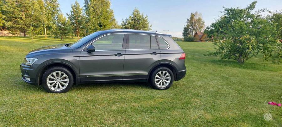 Pelēks Volkswagen Tiguan 2017 Trakai, ar dzinēja tilpumu 1.97 L un nobraukumu 218 tūkst. km par 14000 €, foto 12 vietnē AUTOMOTO.COM.LV