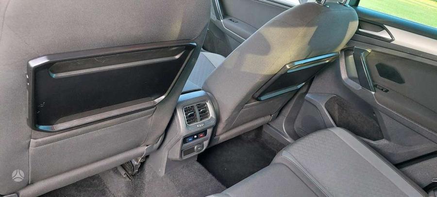 Pelēks Volkswagen Tiguan 2017 Trakai, ar dzinēja tilpumu 1.97 L un nobraukumu 218 tūkst. km par 14000 €, foto 27 vietnē AUTOMOTO.COM.LV