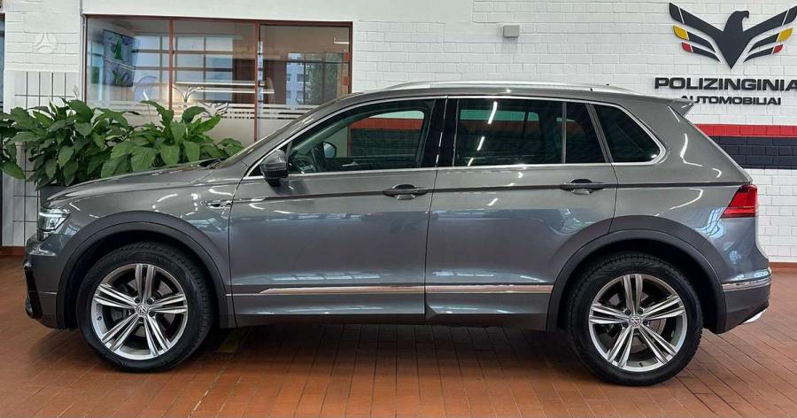 Grey Volkswagen Tiguan 2017 in Kaunas, with an engine capacity of 1.97 L and mileage of 232 thousand km for 17400 €, photo 4 on AUTOMOTO.COM.LV