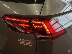 Grey Volkswagen Tiguan 2017 in Kaunas, with an engine capacity of 1.97 L and mileage of 232 thousand km for 17400 €, photo 8 on AUTOMOTO.COM.LV
