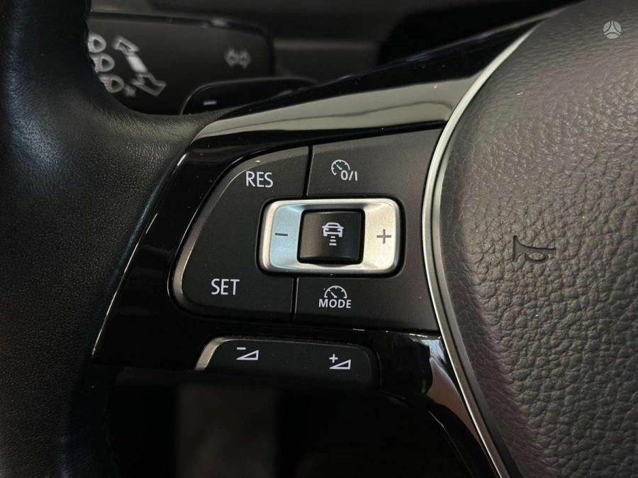 Grey Volkswagen Tiguan 2017 in Kaunas, with an engine capacity of 1.97 L and mileage of 232 thousand km for 17400 €, photo 14 on AUTOMOTO.COM.LV