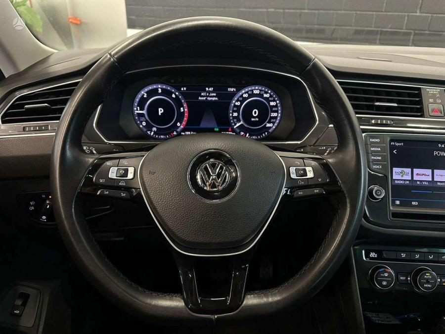 Grey Volkswagen Tiguan 2017 in Kaunas, with an engine capacity of 1.97 L and mileage of 232 thousand km for 17400 €, photo 16 on AUTOMOTO.COM.LV