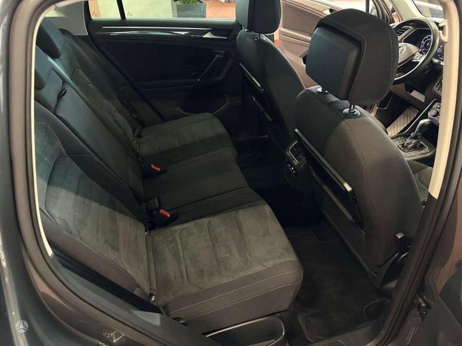Grey Volkswagen Tiguan 2017 in Kaunas, with an engine capacity of 1.97 L and mileage of 232 thousand km for 17400 €, photo 22 on AUTOMOTO.COM.LV