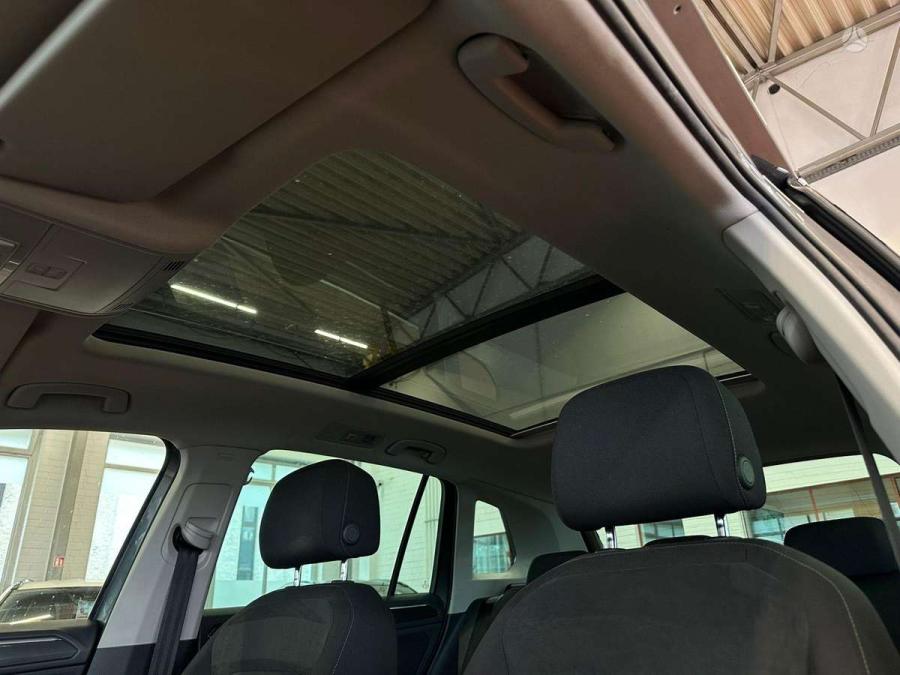 Grey Volkswagen Tiguan 2017 in Kaunas, with an engine capacity of 1.97 L and mileage of 232 thousand km for 17400 €, photo 23 on AUTOMOTO.COM.LV