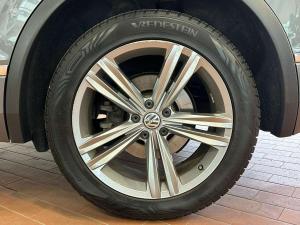 Grey Volkswagen Tiguan 2017 in Kaunas, with an engine capacity of 1.97 L and mileage of 232 thousand km for 17400 €, photo 25 on AUTOMOTO.COM.LV