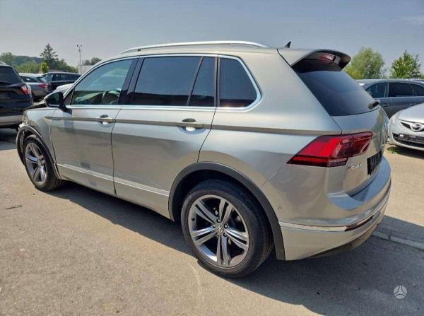 Grey Volkswagen Tiguan 2017 in Vilnius, with an engine capacity of 1.97 L and mileage of 238 thousand km for 15500 €, photo 3 on AUTOMOTO.COM.LV