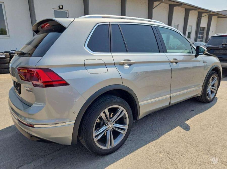 Pelēks Volkswagen Tiguan 2017 Viļņa, ar dzinēja tilpumu 1.97 L un nobraukumu 238 tūkst. km par 15500 €, foto 5 vietnē AUTOMOTO.COM.LV