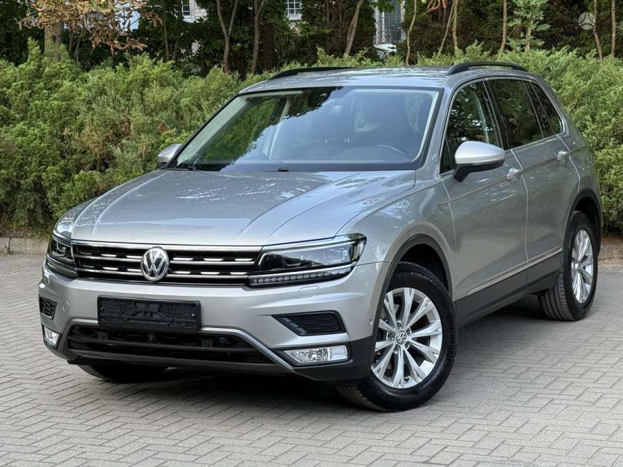Grey Volkswagen Tiguan 2017 in Prienai, with an engine capacity of 1.97 L and mileage of 258 thousand km for 13350 €, photo 1 on AUTOMOTO.COM.LV