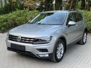 Grey Volkswagen Tiguan 2017 in Prienai, with an engine capacity of 1.97 L and mileage of 258 thousand km for 13350 €, photo 9 on AUTOMOTO.COM.LV
