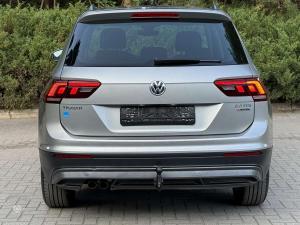 Grey Volkswagen Tiguan 2017 in Prienai, with an engine capacity of 1.97 L and mileage of 258 thousand km for 13350 €, photo 13 on AUTOMOTO.COM.LV