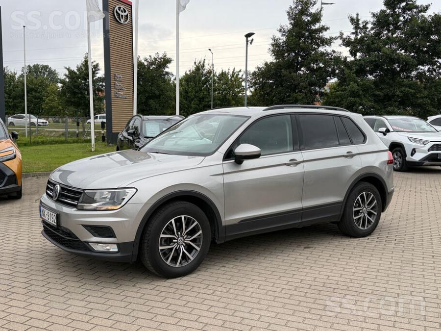 Grey Volkswagen Tiguan 2017 in Liepaja, with an engine capacity of 2.00 L and mileage of 147 thousand km for 14400 €, photo 1 on AUTOMOTO.COM.LV