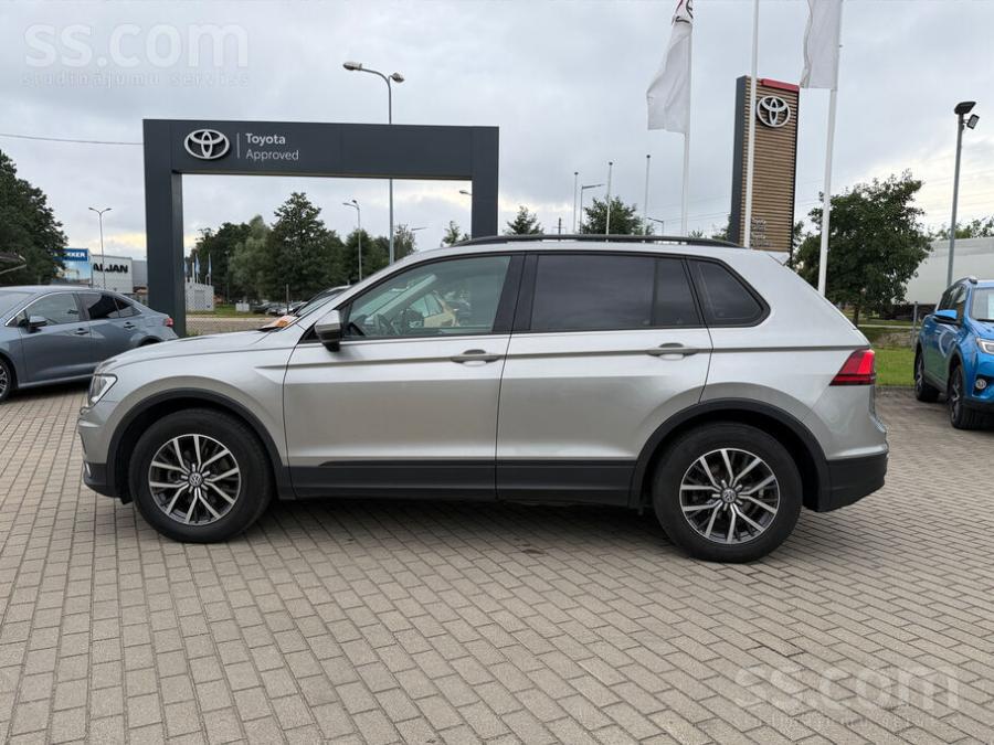 Grey Volkswagen Tiguan 2017 in Liepaja, with an engine capacity of 2.00 L and mileage of 147 thousand km for 14400 €, photo 3 on AUTOMOTO.COM.LV