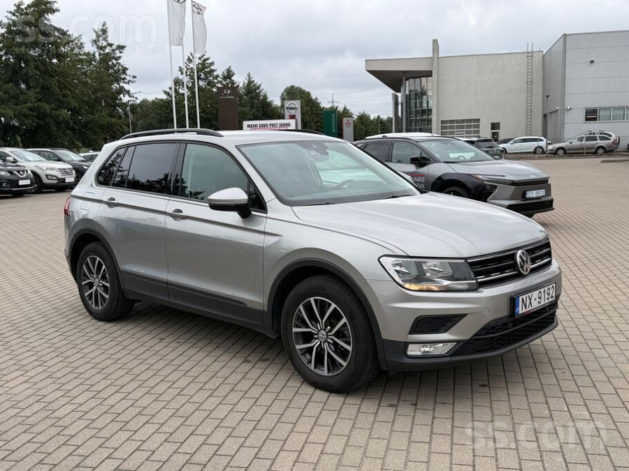 Grey Volkswagen Tiguan 2017 in Liepaja, with an engine capacity of 2.00 L and mileage of 147 thousand km for 14400 €, photo 5 on AUTOMOTO.COM.LV