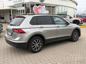 Grey Volkswagen Tiguan 2017 in Liepaja, with an engine capacity of 2.00 L and mileage of 147 thousand km for 14400 €, photo 7 on AUTOMOTO.COM.LV